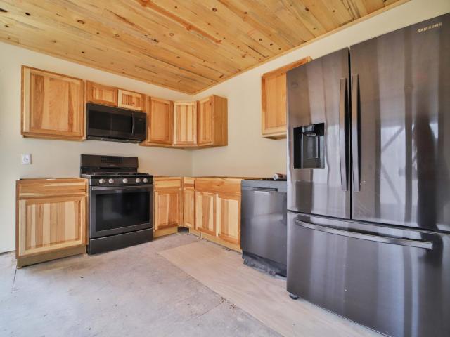 951 Swede Lake Trail SW