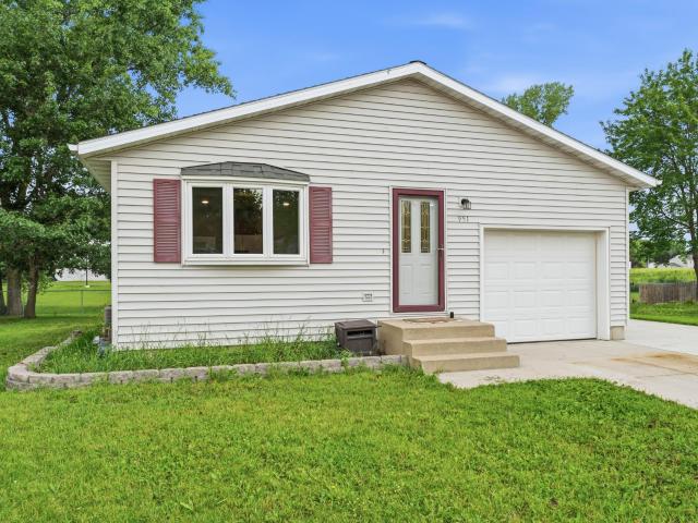 951 W Village Circle SE
