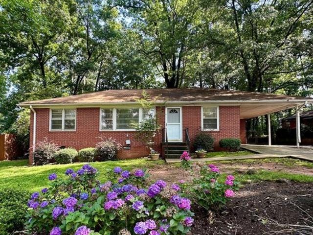 951 Woodland Trl SE, Smyrna, GA 30080