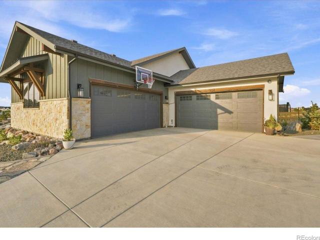 951 Warbling Drive