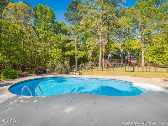 951 White Horse Dr, Greenville, NC 27834 | MLS #100540