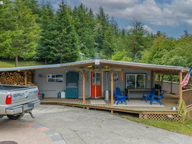 95240 Brewster Ln, Myrtle Point, OR 97458