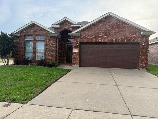 9524 Navarro St, Fort Worth, TX 76036