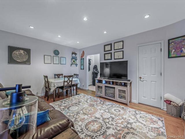 9524 Fort Hamilton Parkway 301