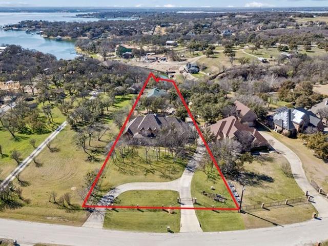 9525 Dickson Rd, Fort Worth, TX 76179