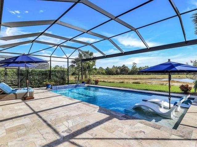 9525 Greyhawk Trl, Naples, FL 34120