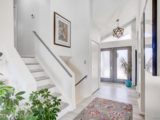 9526 Montgold Avenue