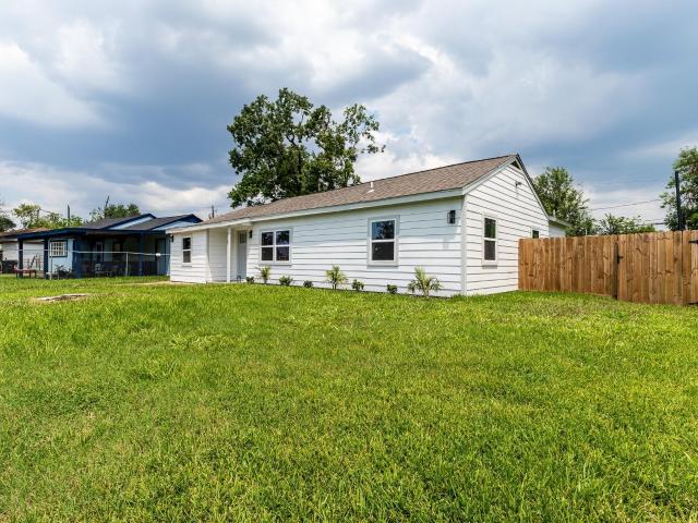 9529 Fairland Dr, Houston, TX 77051 | MLS #68924 | Compass