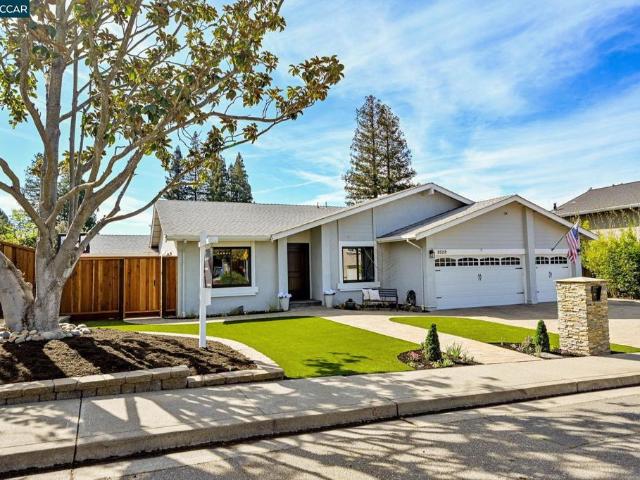 9529 Thunderbird Dr