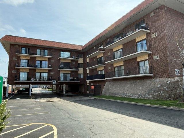 9520 Mayfield Ave Unit 212, Oak Lawn, IL 60453