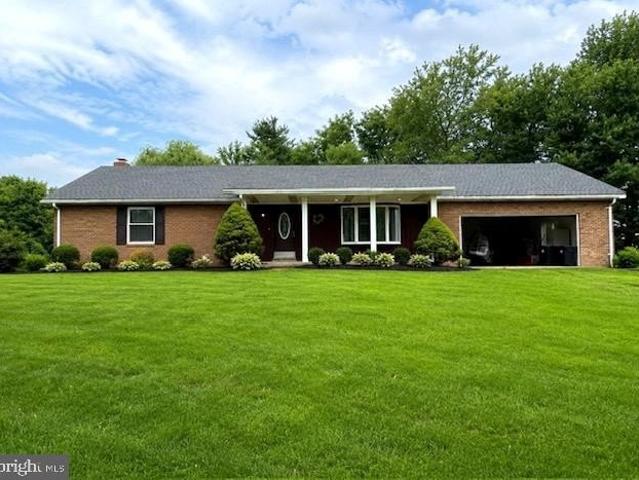9520 Carlisle Rd, Dillsburg, PA 17019