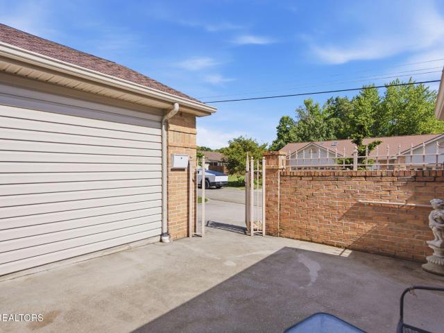 9520 Hyacinth Way