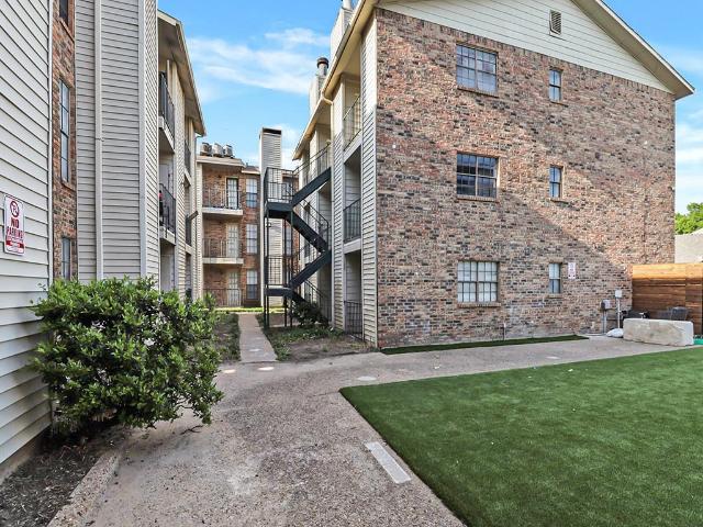 9520 Royal Lane # 210
