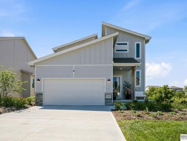 9520 S 181st St, Gretna, NE 68136