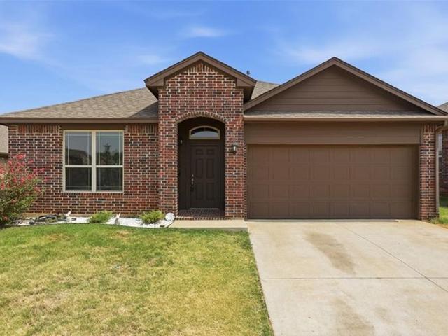 9520 Timberland Ln, Yukon, OK 73099