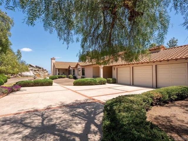 9522 Sage Hill Way, Escondido, CA 92026