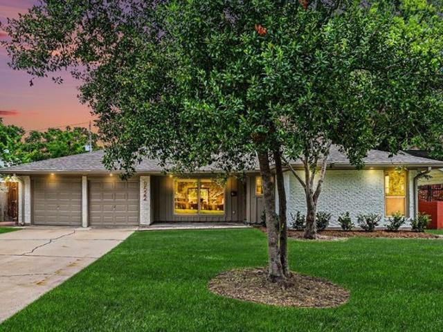 9522 Winsome Ln, Houston, TX 77063