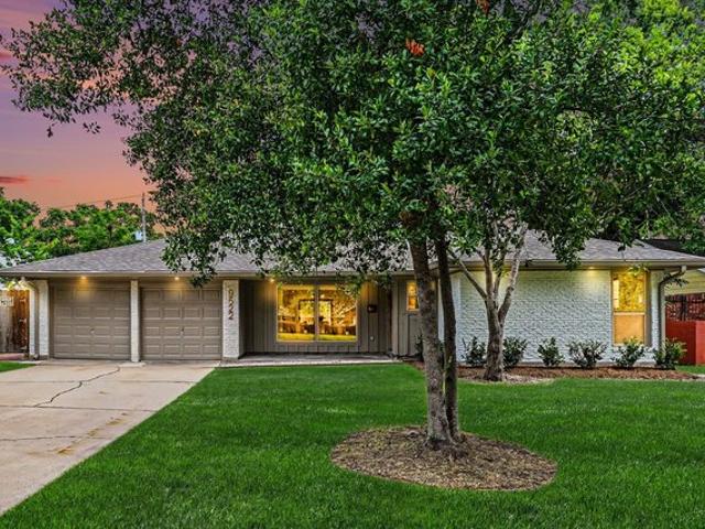 9522 Winsome Ln, Houston, TX 77063