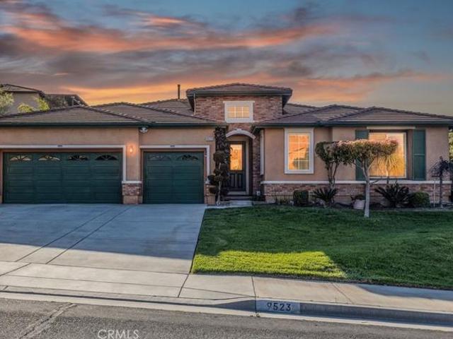 9523 Newbridge Dr, Riverside, CA 92508