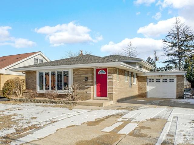 9523 S Kostner Ave, Oak Lawn, IL 60453