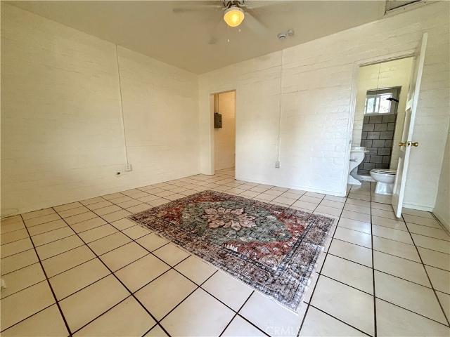 952 E 10th Street 4