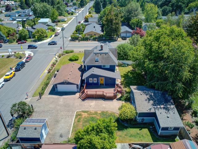 952 e main st
