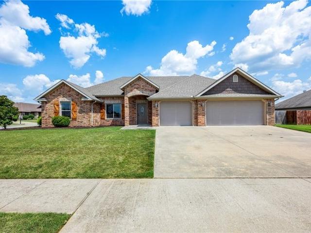 952 Stone St, Cave Springs, AR 72718