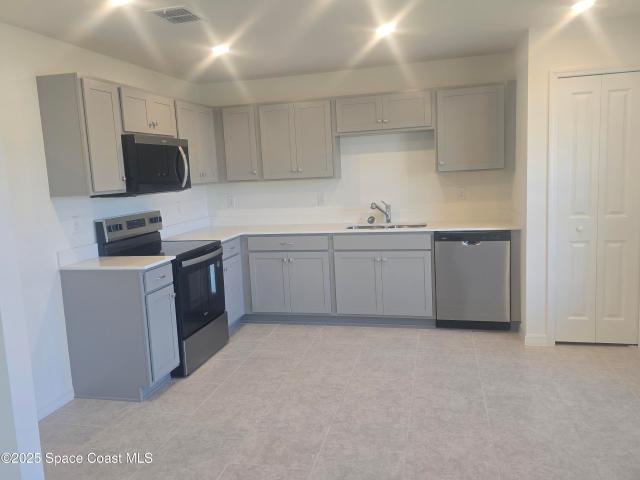 952 SW Richmond Cir, Palm Bay, FL 32908 | MLS #1063 | Compass