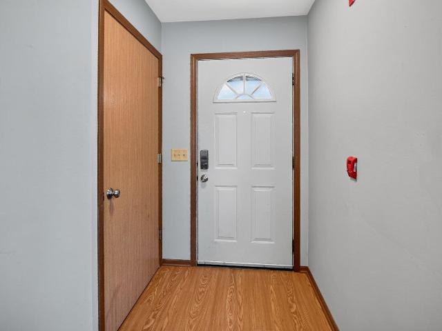 952 Rockefeller Lane