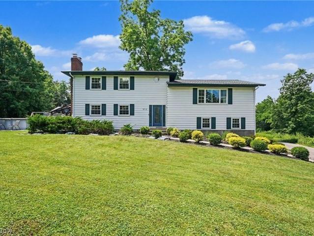 952 Ravenna Rd, Kent, OH 44240
