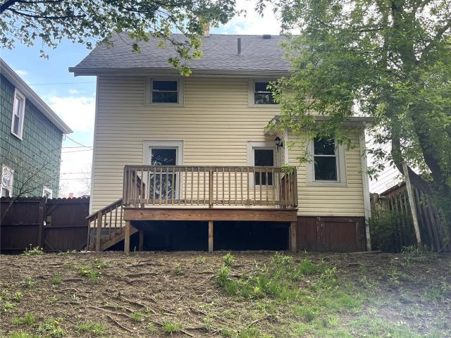 952 W 25TH Street