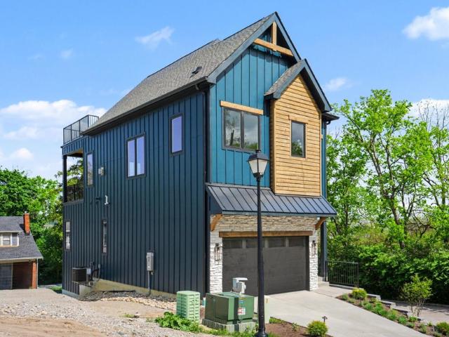 952 Walnut Street