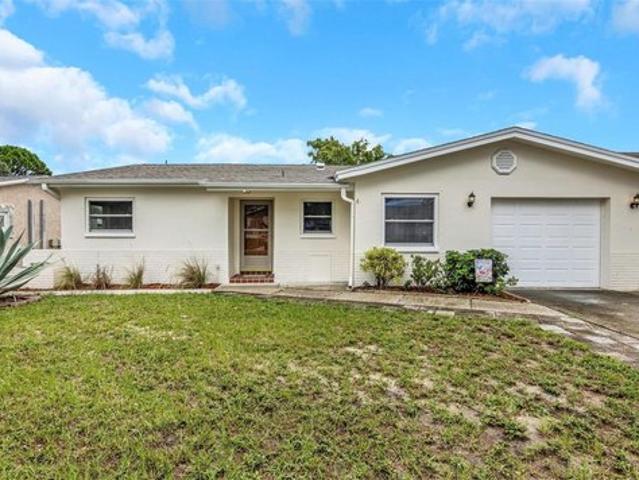952 Wicks Dr, Palm Harbor, FL 34684