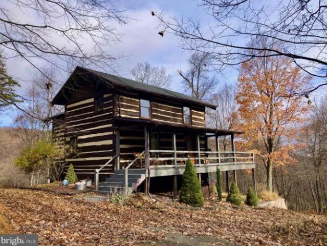 952 Top Of The Mountain Rd, Rio, WV 26755