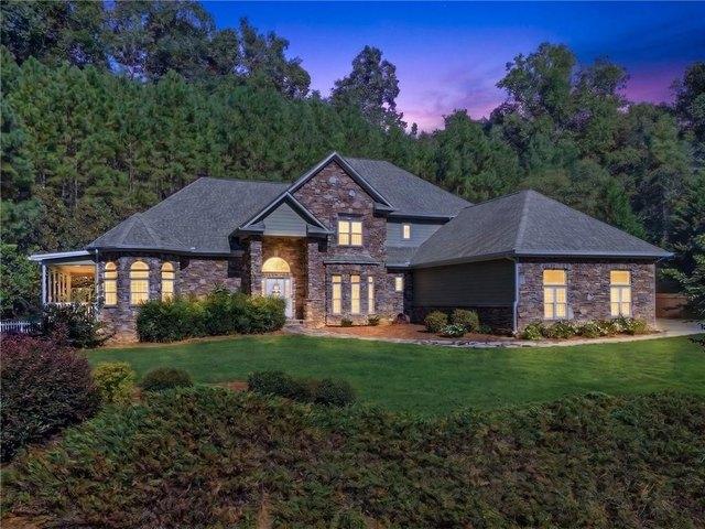 952 Thomas Rd, Canton, GA 30115