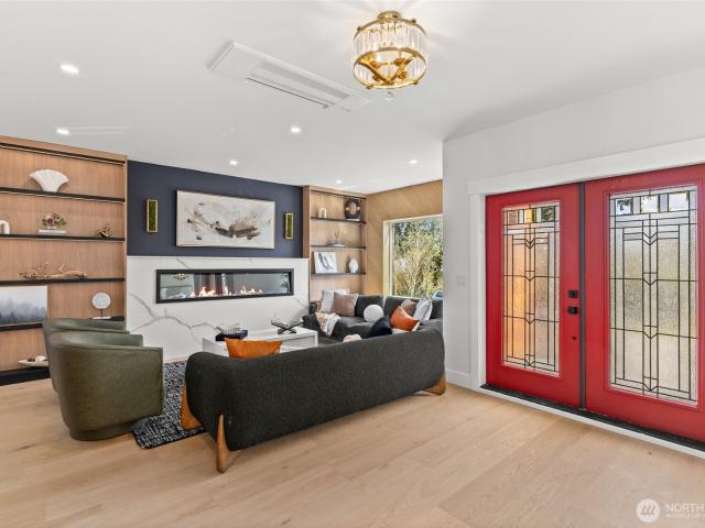 9535 Dayton Ave N, Seattle, WA 98103 | MLS #2542