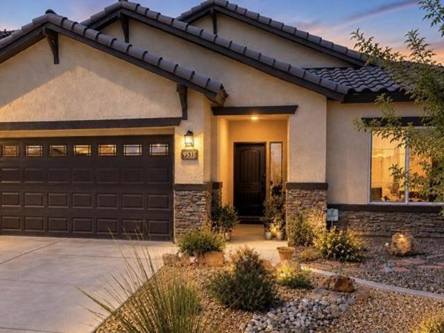 9535 Iron Rock Dr NW, Albuquerque, NM 87114