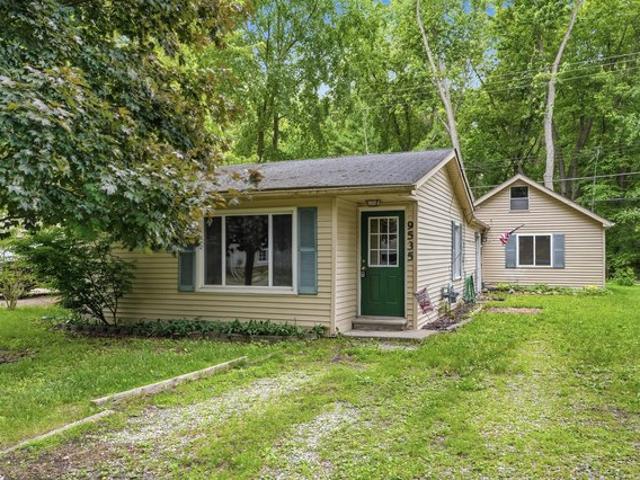 9535 Listeria St, Commerce Township, MI 48382