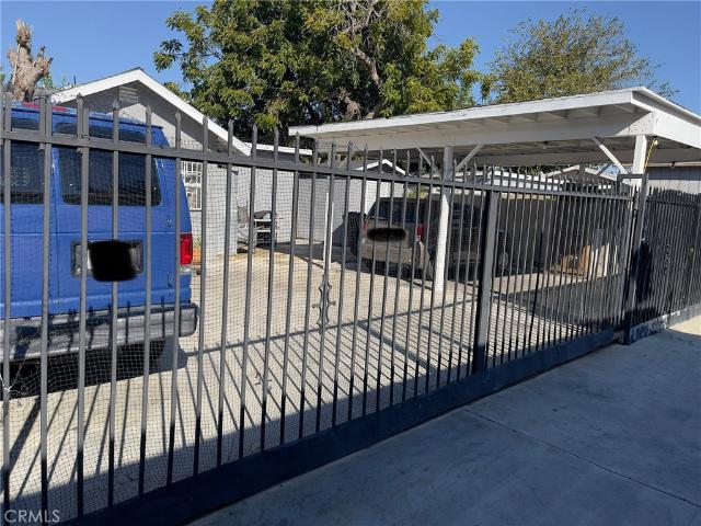 9536 Compton Ave, Los Angeles, CA 90002 | MLS #DW25267