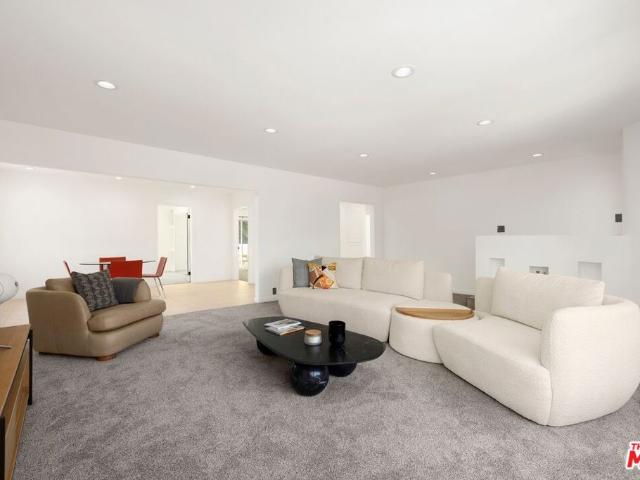 9536 Cresta Drive
