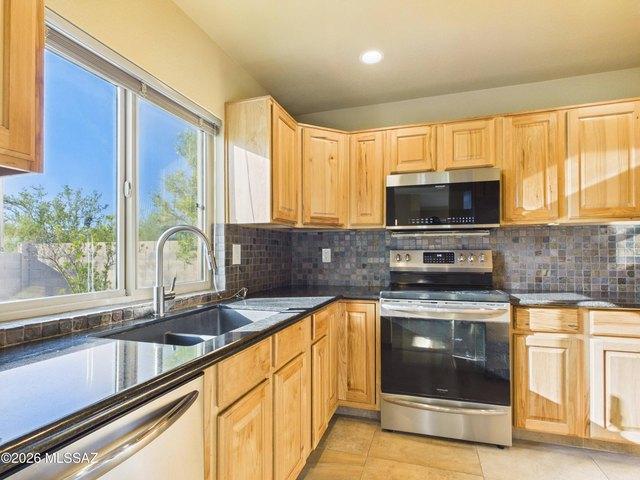 9537 N Albatross Dr, Tucson, AZ 85742