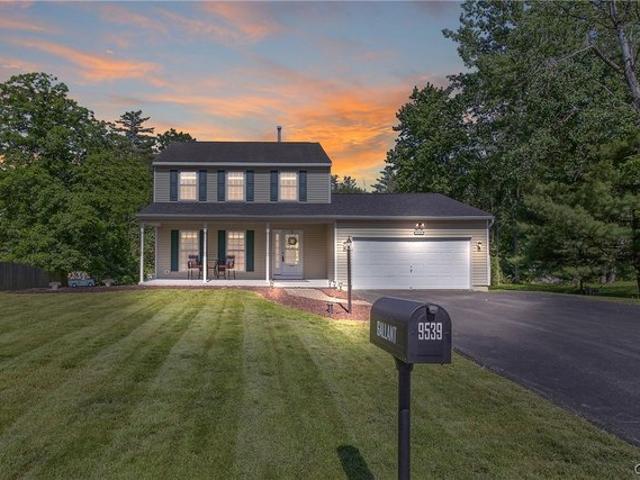 9539 Glengarriff Dr, Brewerton, NY 13029
