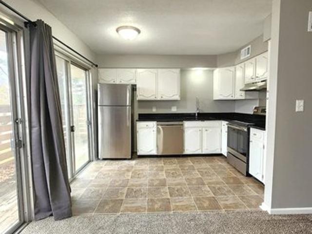 9530 Mission Rd, Overland Park, KS 66206