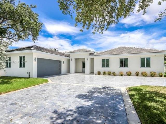 9531 93rd St SW, Miami, FL 33176