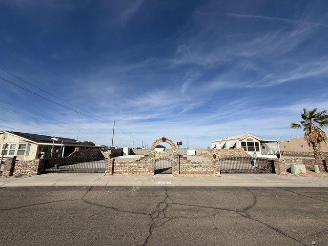 9532 E 33rd St, Yuma, AZ 85365