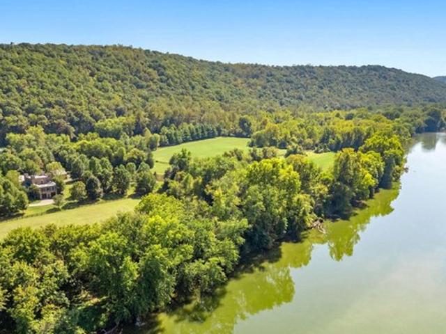 9533 Howellsville Rd, Boyce, VA 22620