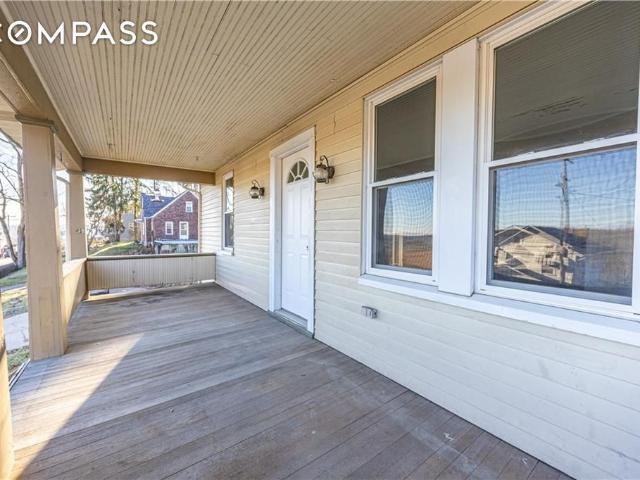 953 7th St Ext, New Kensington, PA