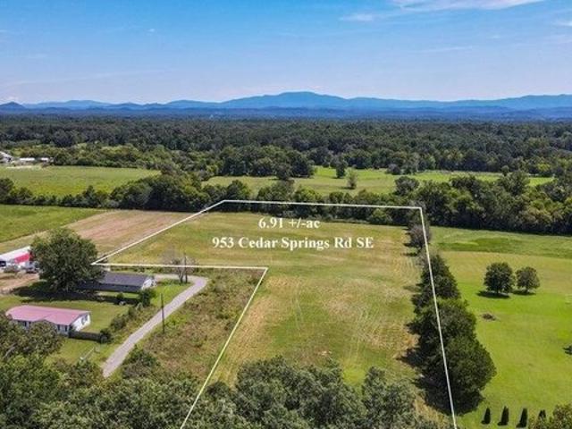 953 Cedar Springs Rd SE, Cleveland, TN 37323
