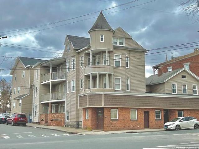 953 Bank St #7 Waterbury, CT 06708