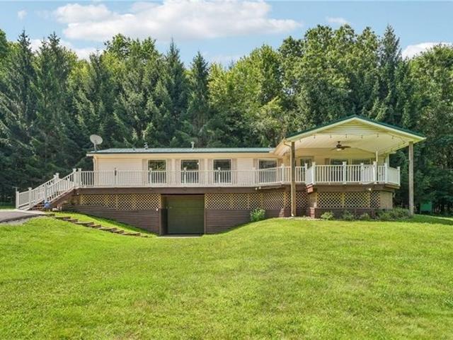 953 Gibson Hill Rd, Oil City, PA 16301